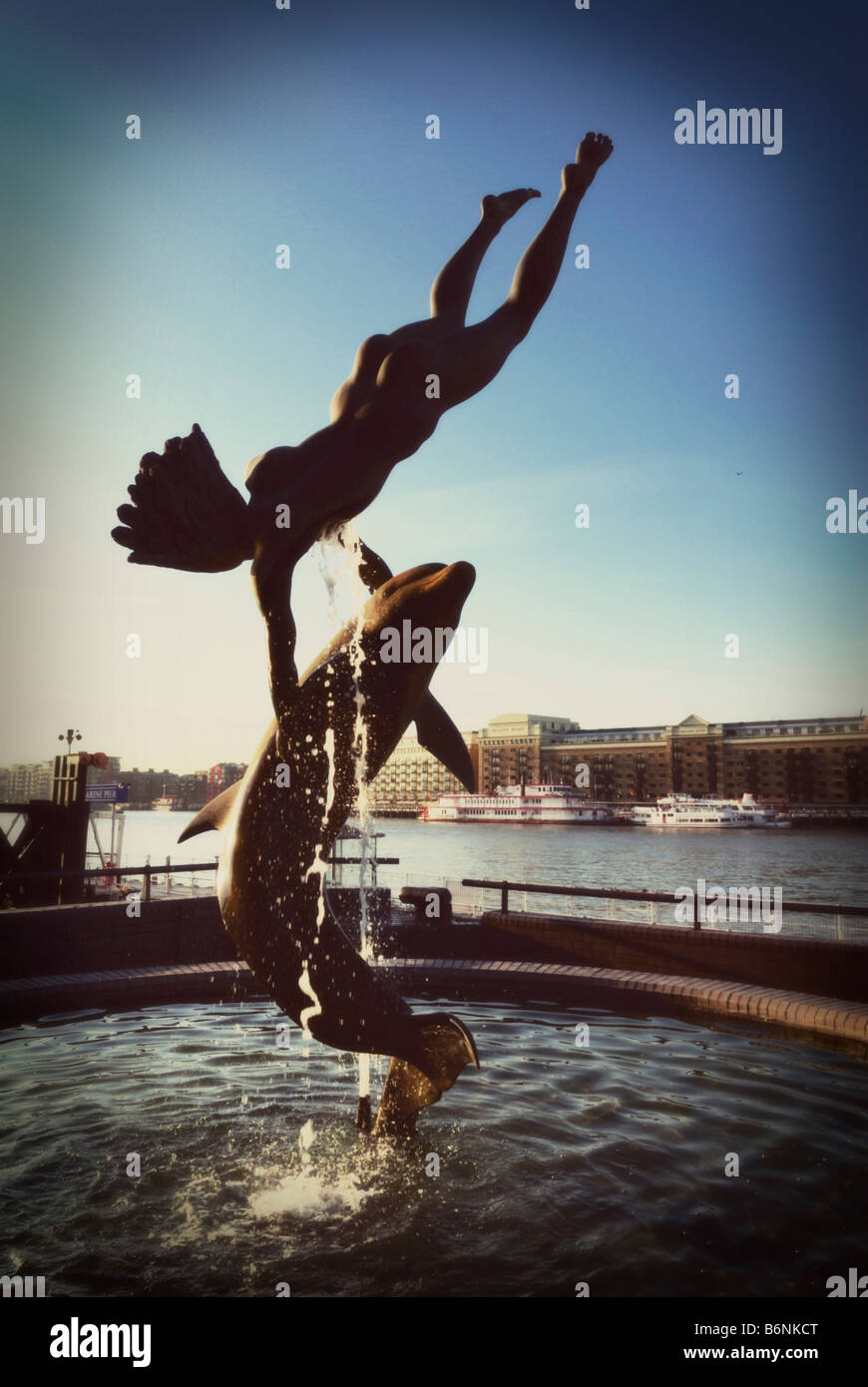 Statue by david wynne hi-res stock photography and images - Alamy