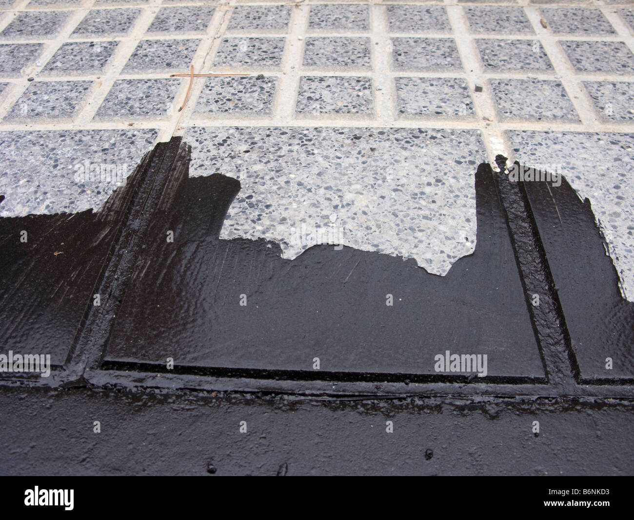 Spilt paint hi-res stock photography and images - Alamy