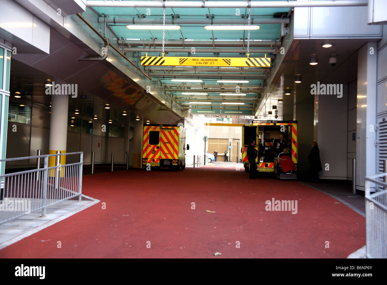 Ambulance entrance hi-res stock photography and images - Alamy