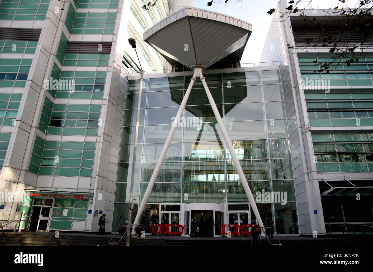 Main entrance university hospital hi-res stock photography and images ...