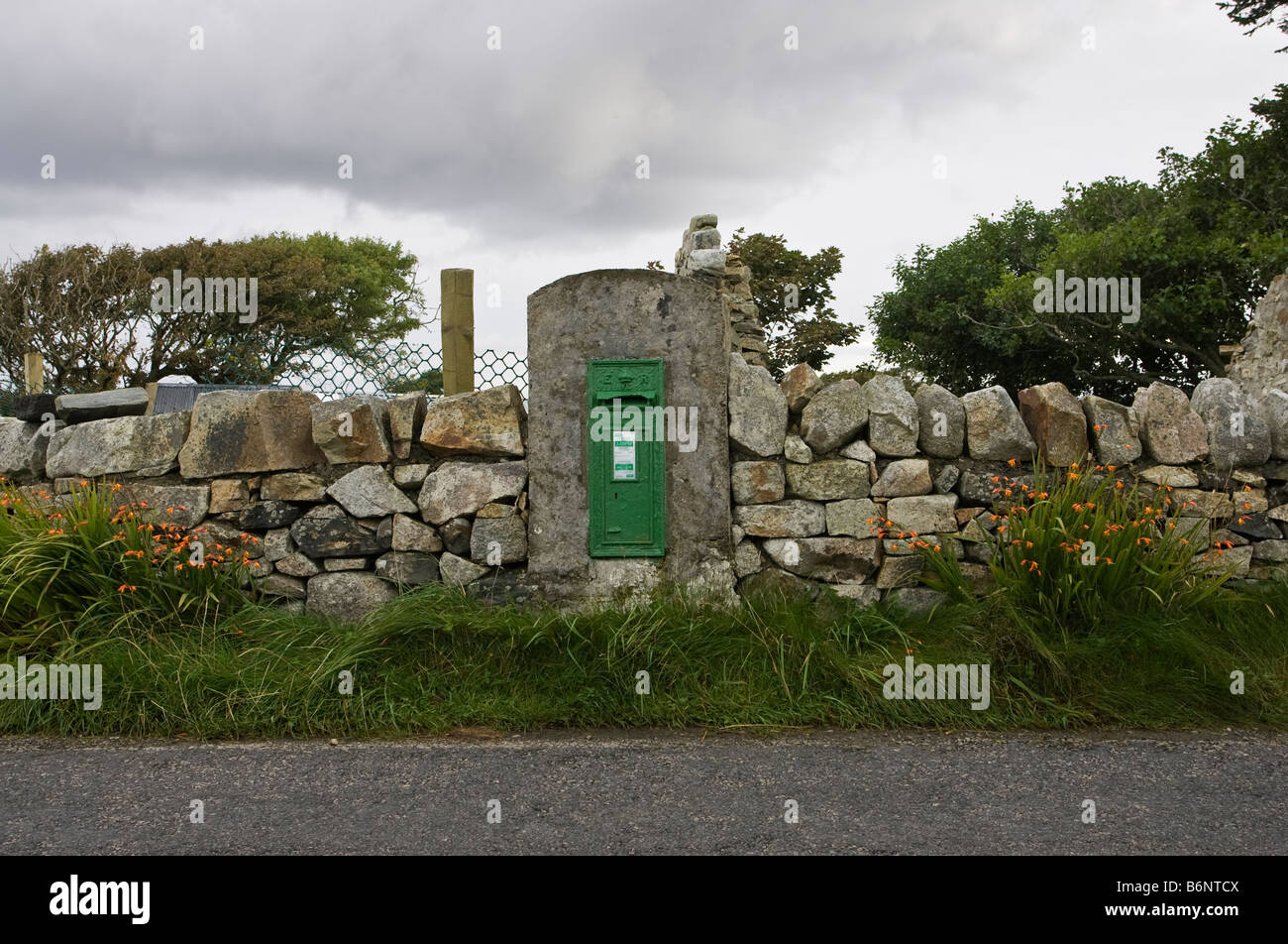 Traditional irish post box hi-res stock photography and images - Alamy