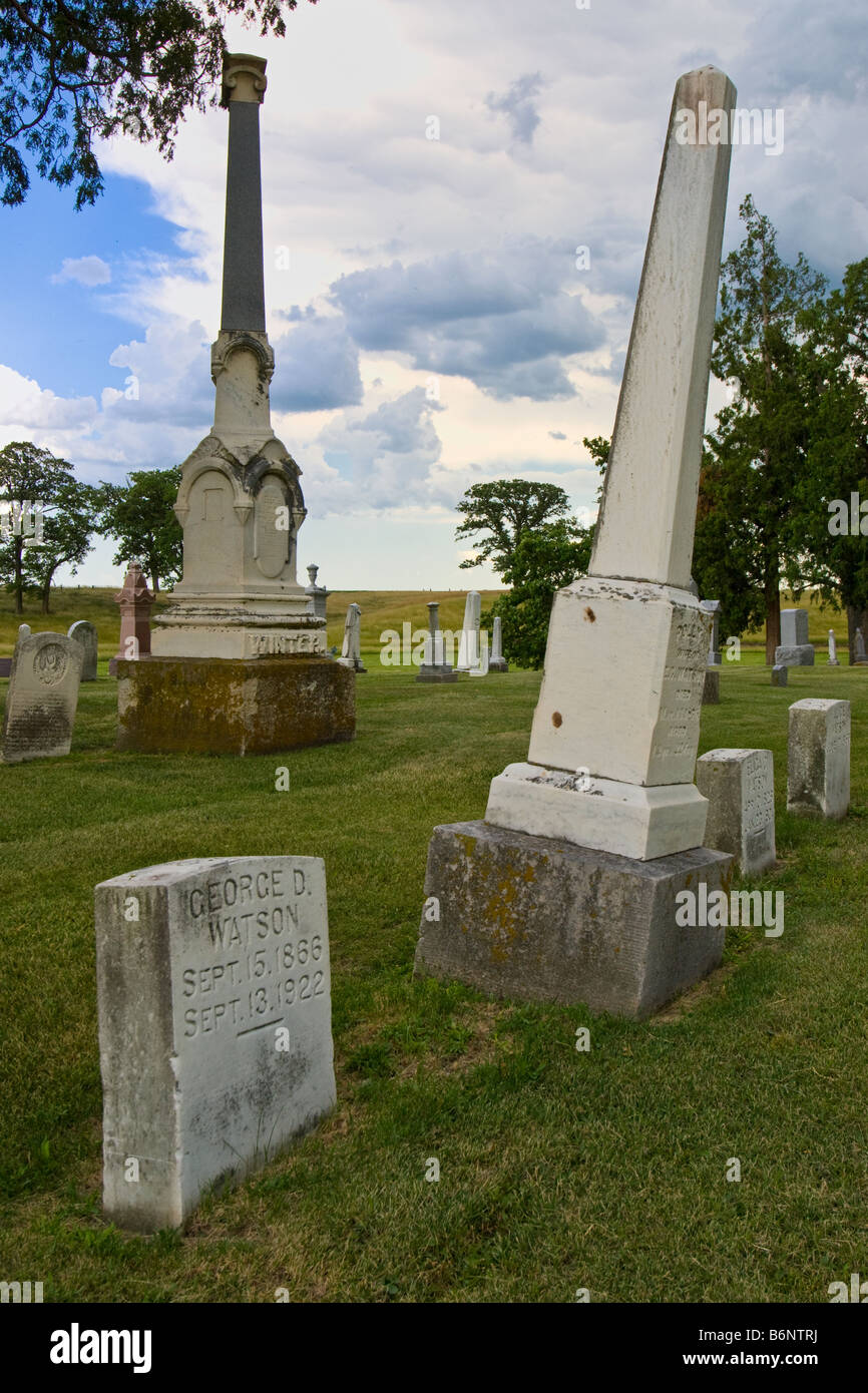 Country cemetery hi-res stock photography and images - Alamy