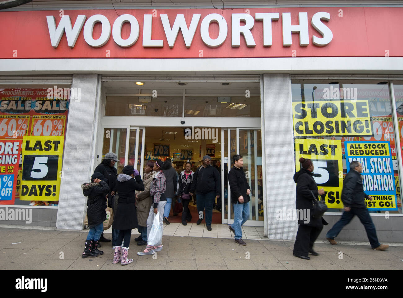 Last days of Woolworths shops Hackney London Stock Photo - Alamy