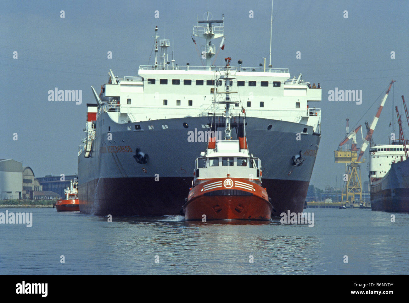 Titanus tugboat hi-res stock photography and images - Alamy