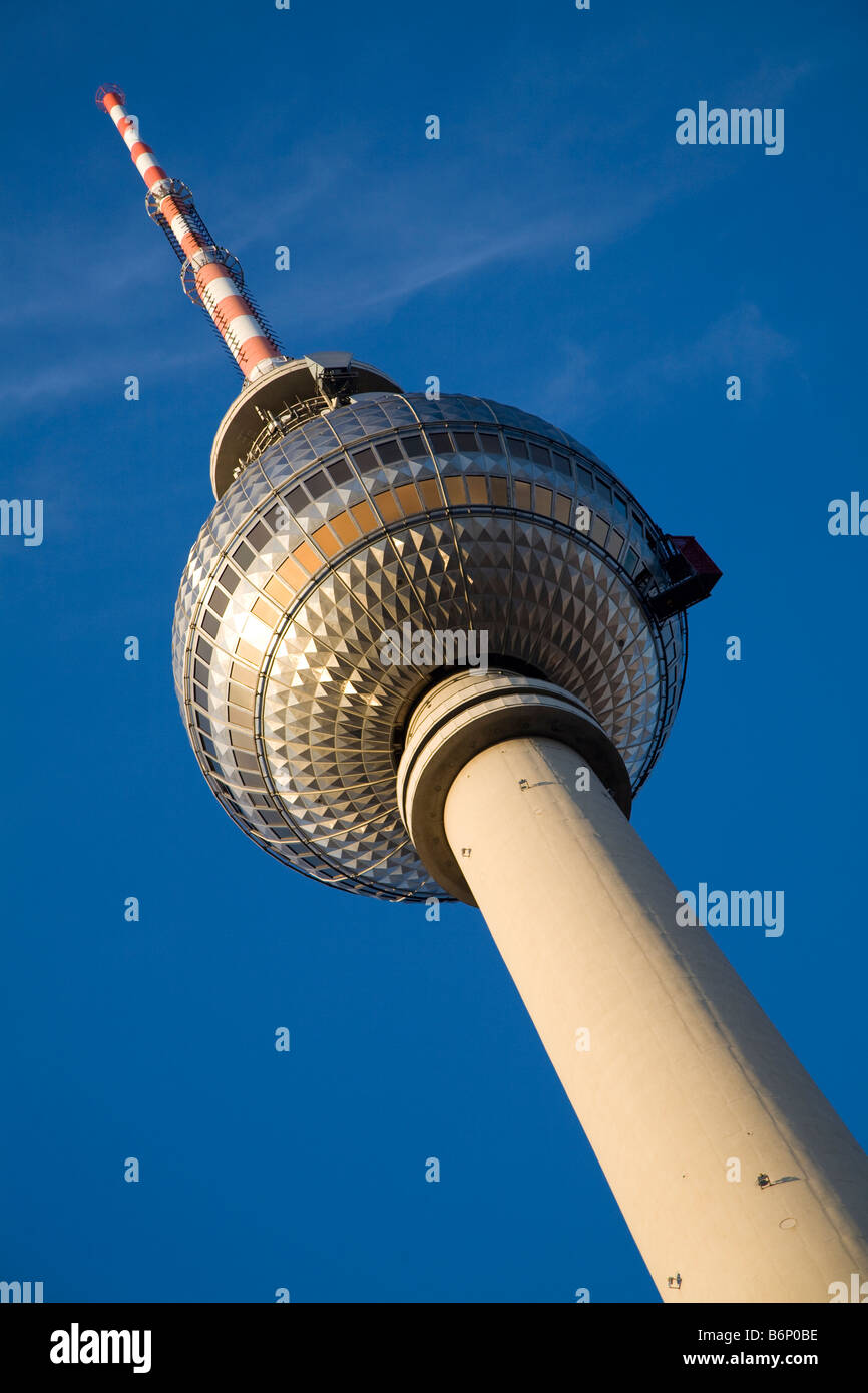 Big television radio tower hi-res stock photography and images - Alamy
