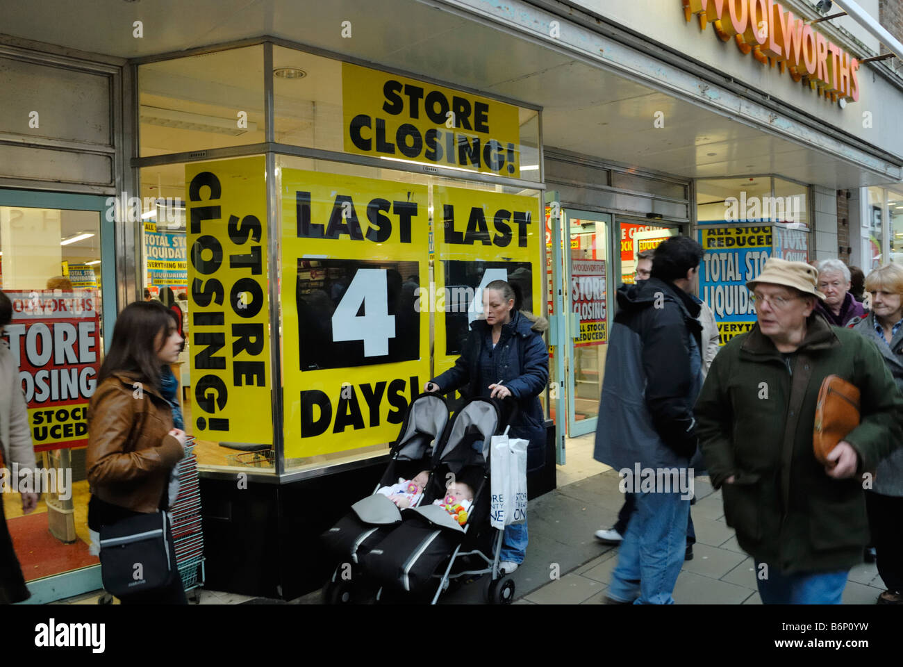 Woolworths store hi-res stock photography and images - Alamy