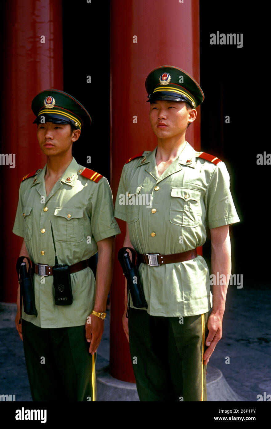 China military women soldiers hi-res stock photography and images - Alamy