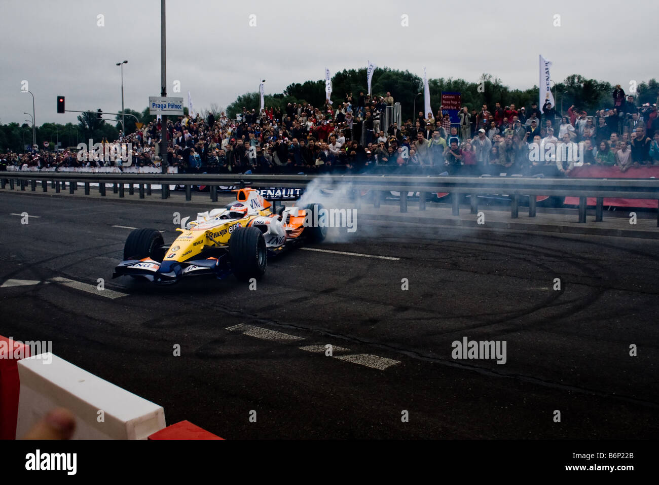Formula1 Renault making a spin on the show Stock Photo - Alamy