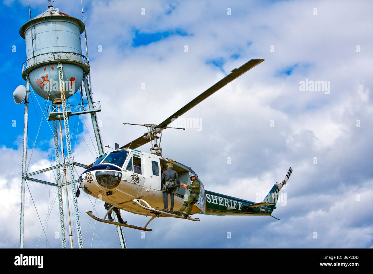 Sheriff's helicopter hi-res stock photography and images - Alamy