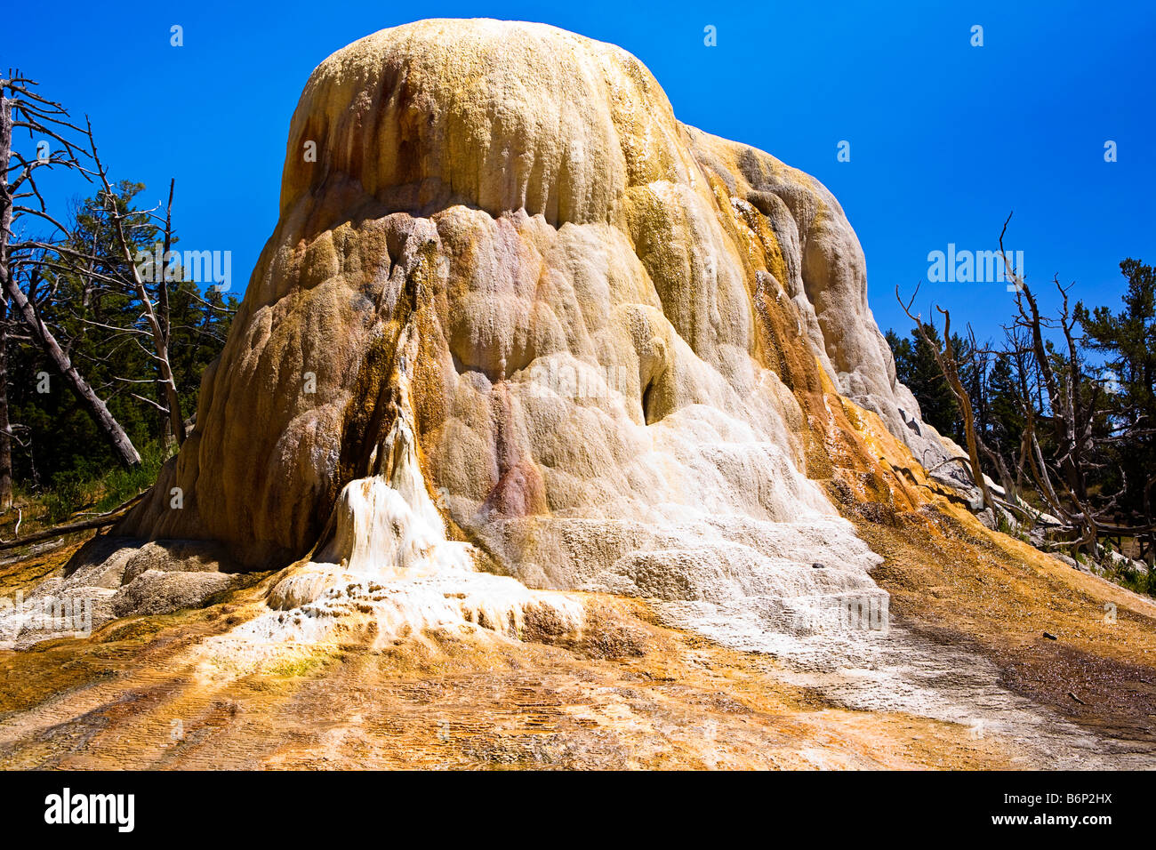 Image looking at some of the rock features of Mammoth Hot Springs in ...