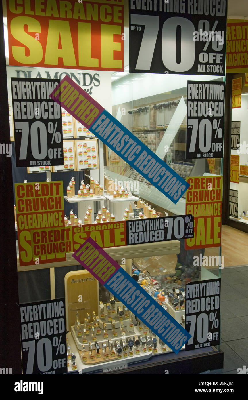 Notice in a shop window hi-res stock photography and images - Alamy