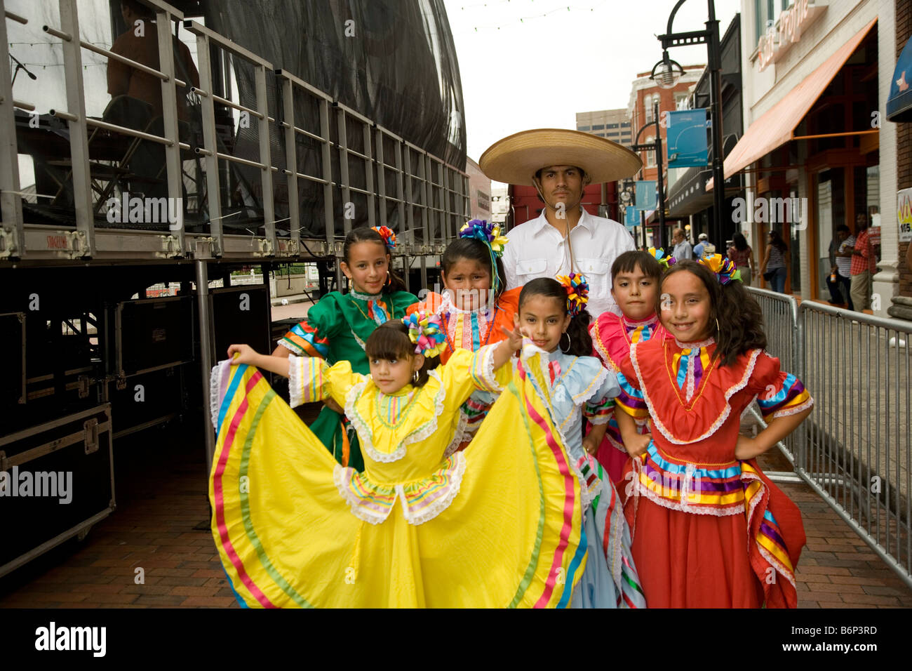 Cultural custumes hi-res stock photography and images - Alamy