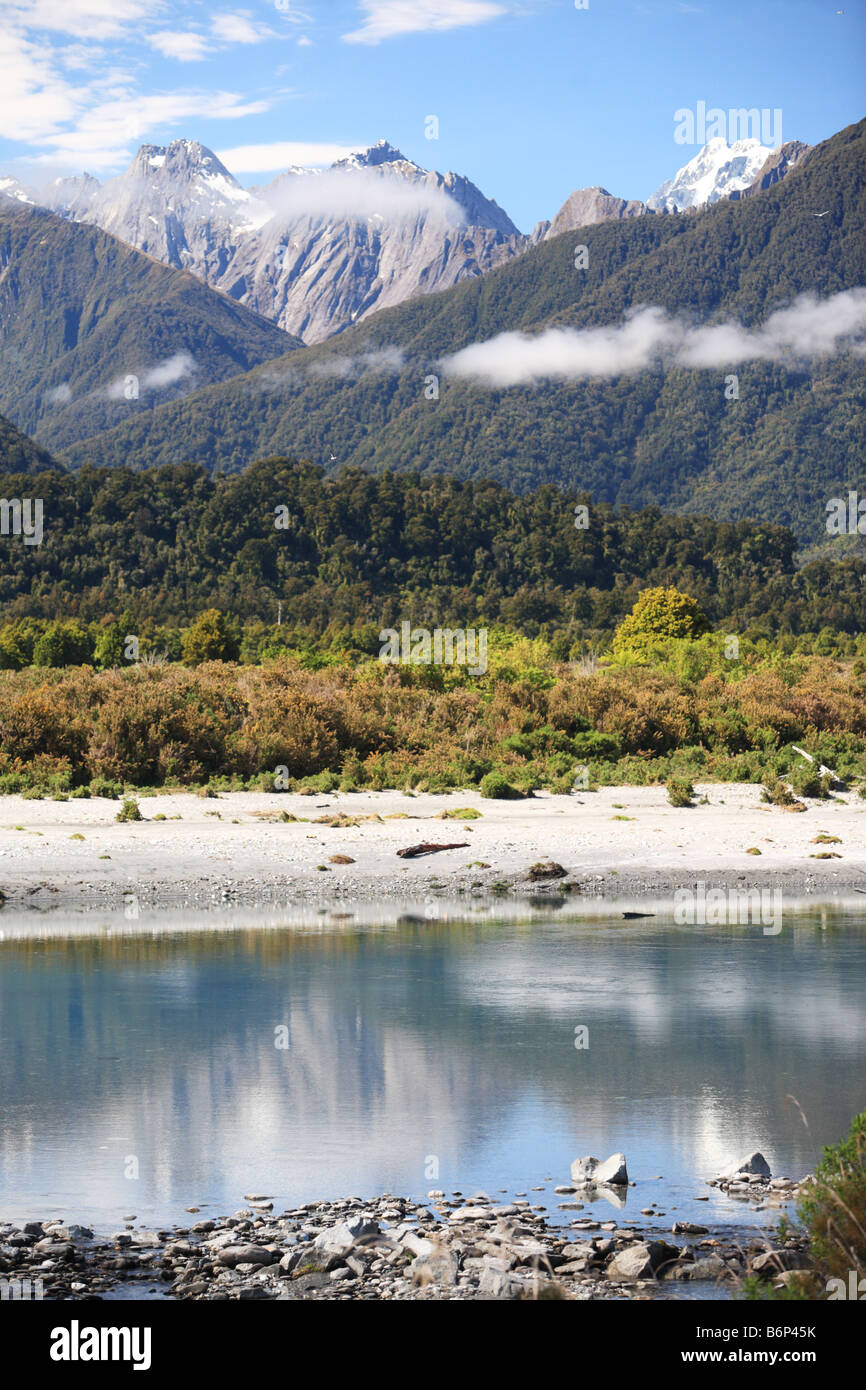 Mt aspiring national park new zealand hi-res stock photography and ...
