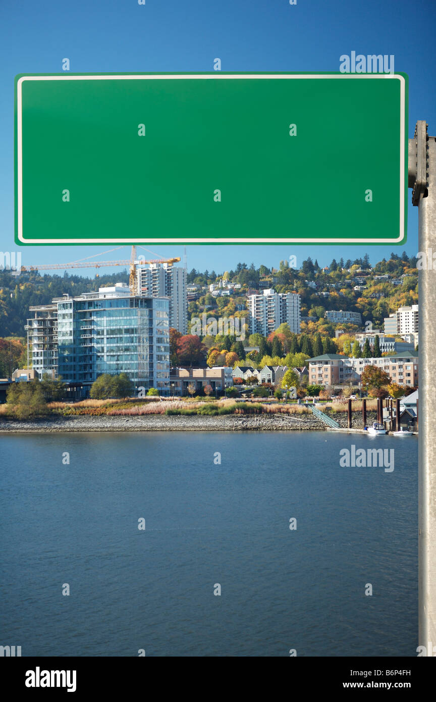 blank green traffic sign Stock Photo - Alamy