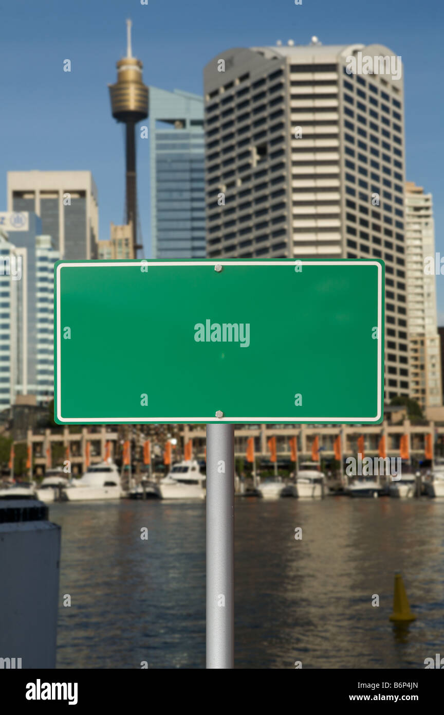 blank green traffic sign Stock Photo - Alamy