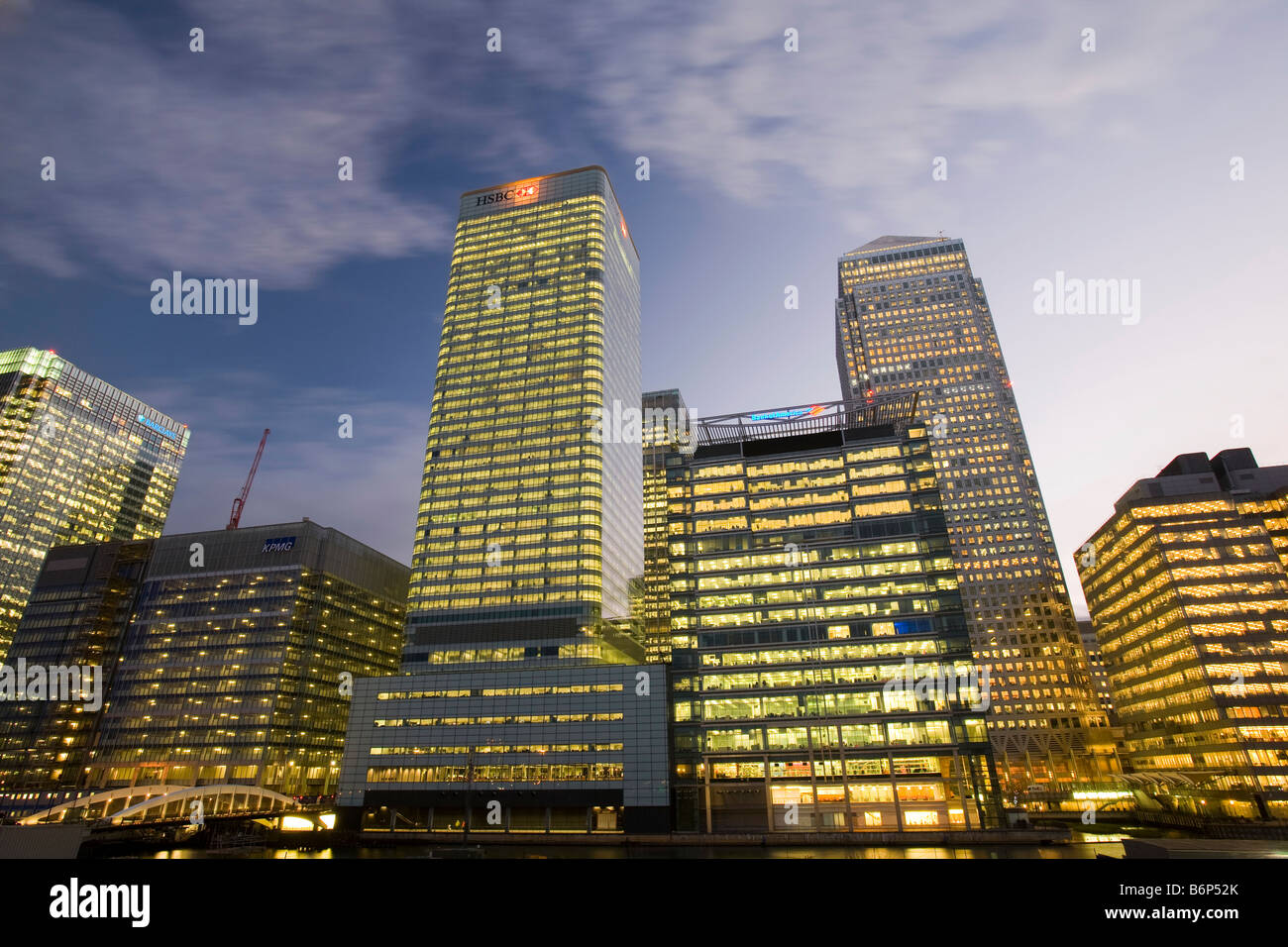 Hsbc bank building office block hi-res stock photography and images - Alamy