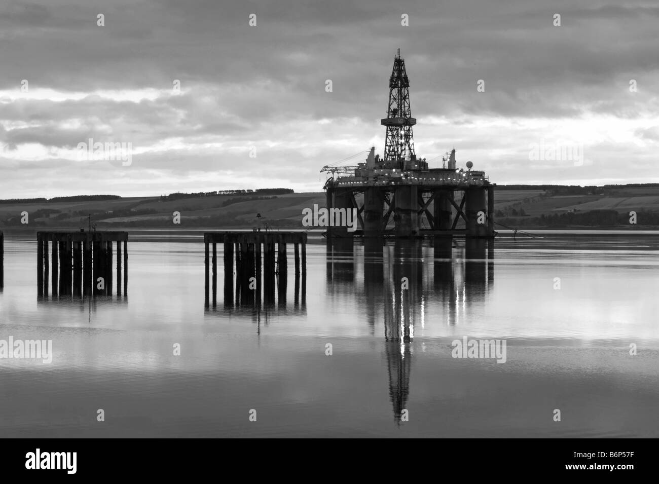 North sea oil rig Black and White Stock Photos & Images - Alamy