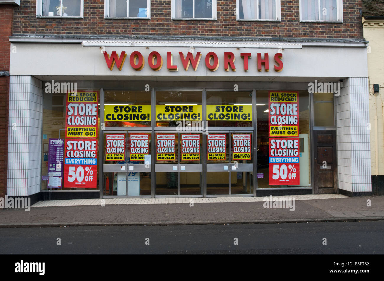 UNITED KINGDOM, ENGLAND, 28th December 2008. 'Store Closing' posters ...