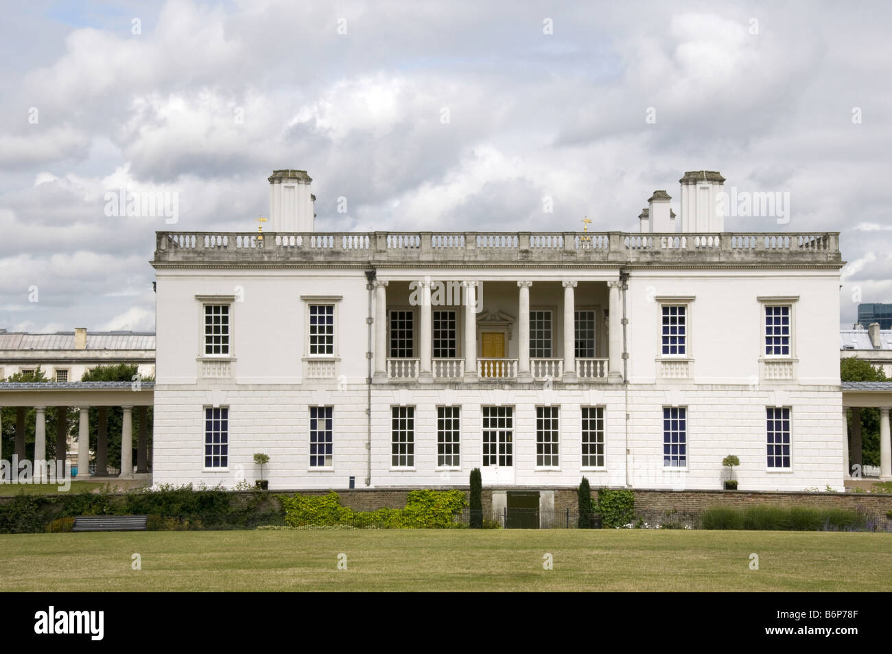 A big white building in London Stock Photo - Alamy