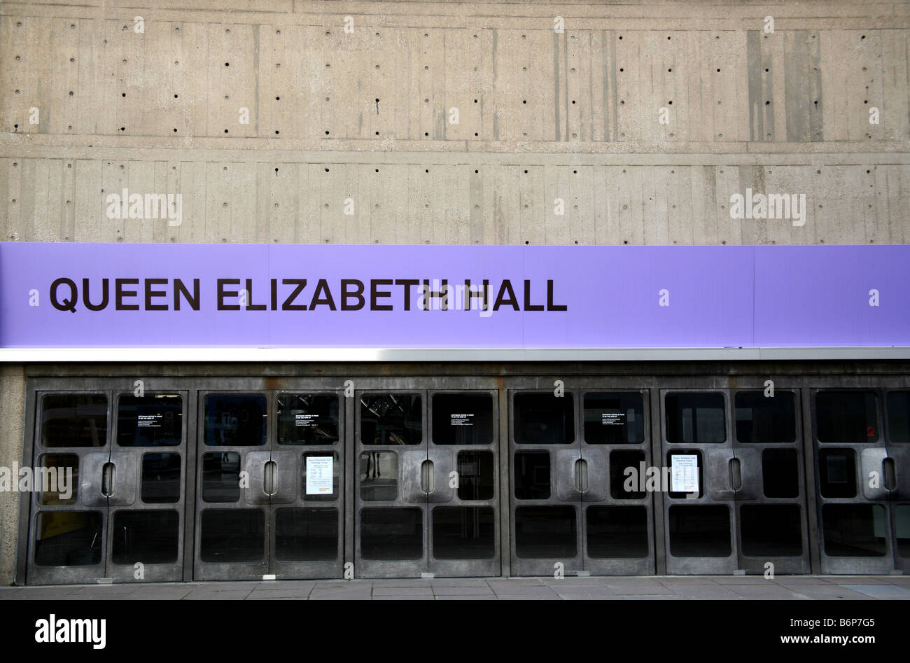 At queen elizabeth hall hi-res stock photography and images - Alamy