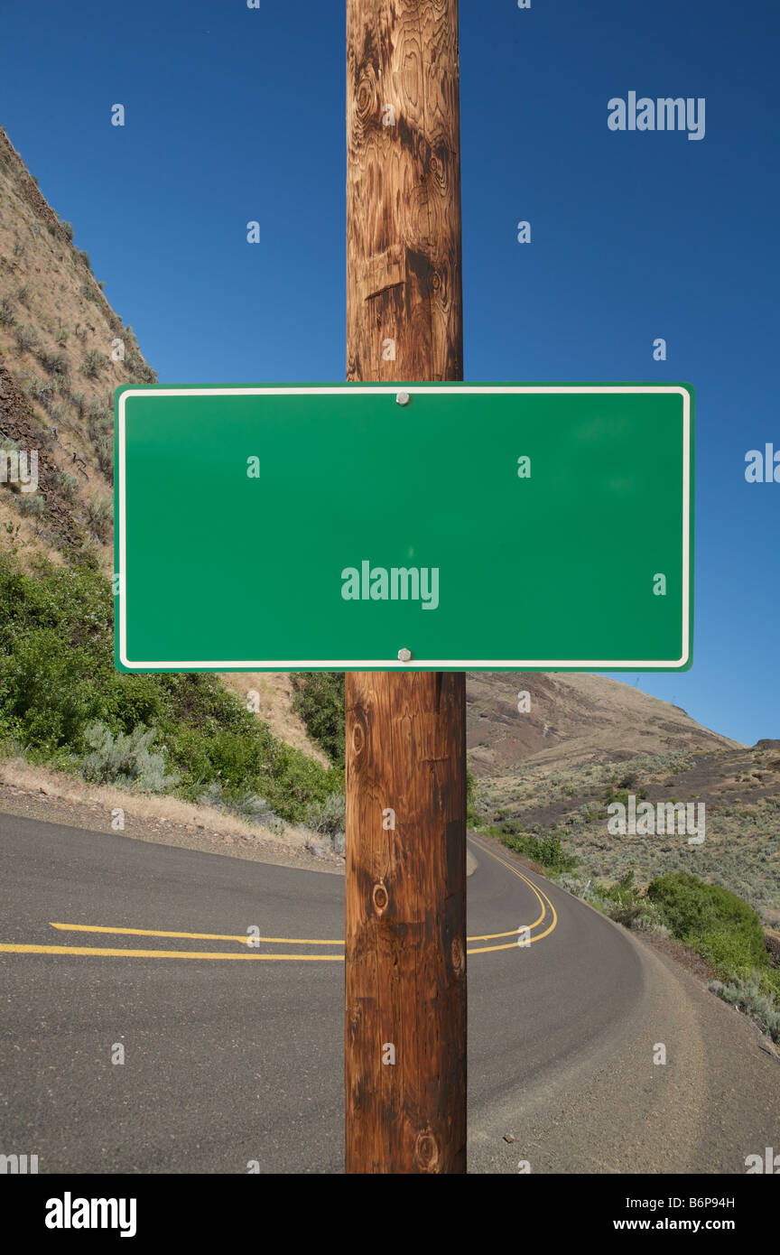 blank green traffic sign Stock Photo - Alamy