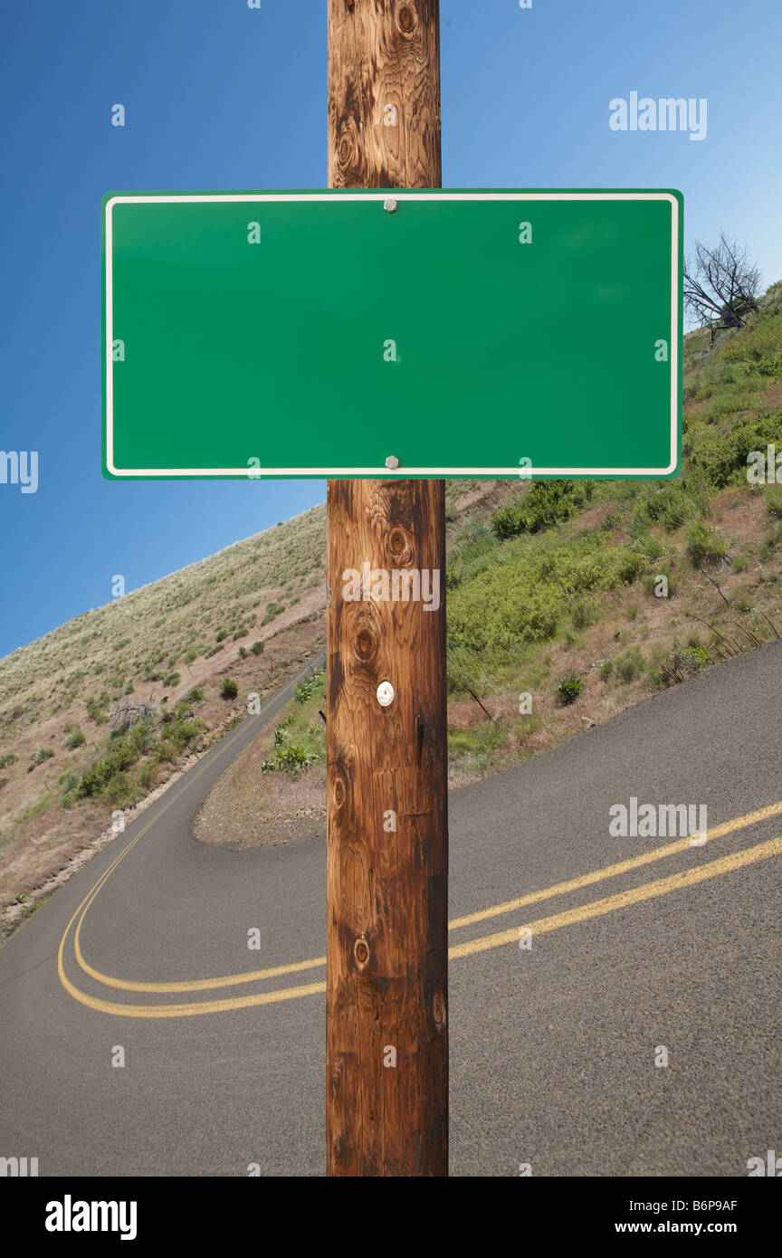 blank green traffic sign Stock Photo - Alamy