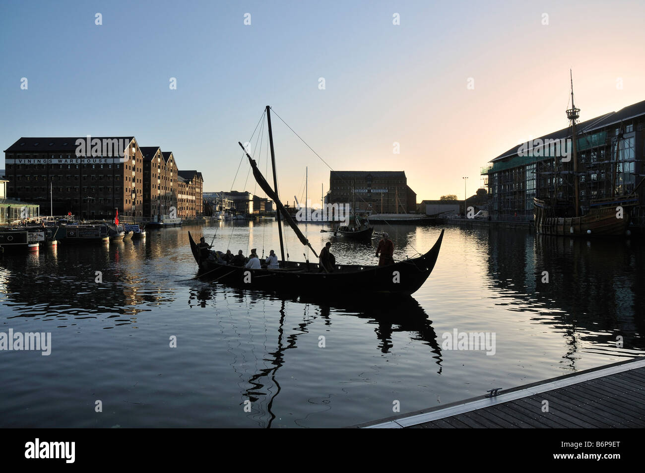 Viking longships hi-res stock photography and images - Alamy