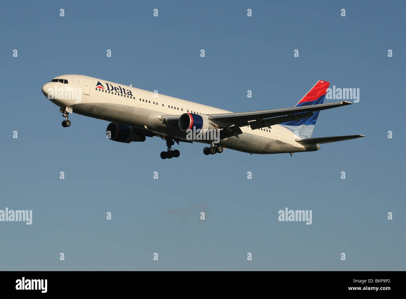 Airlines merger hi-res stock photography and images - Alamy