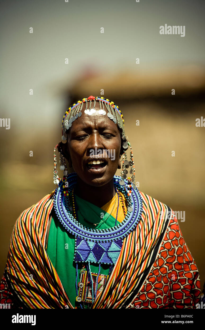 Maasai traditional dress hi-res stock photography and images - Alamy