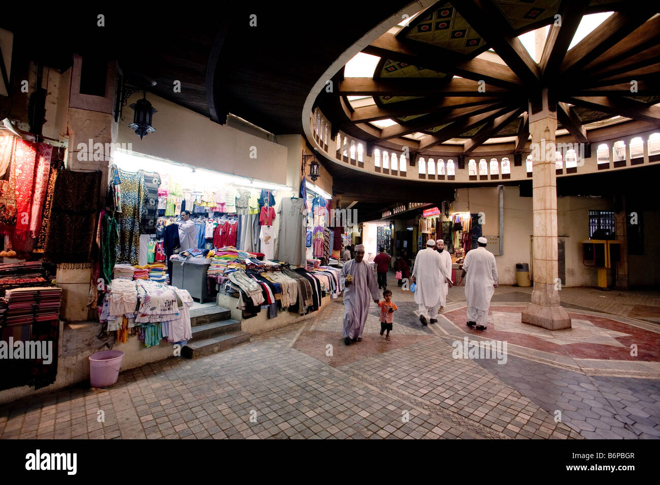 Oman, Muscat, Muttrah District. Muttrah Souq Stock Photo - Alamy