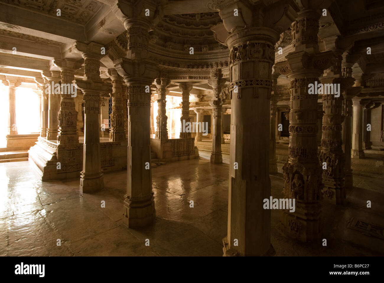 Kumbharia mahaveer temple hi-res stock photography and images - Alamy