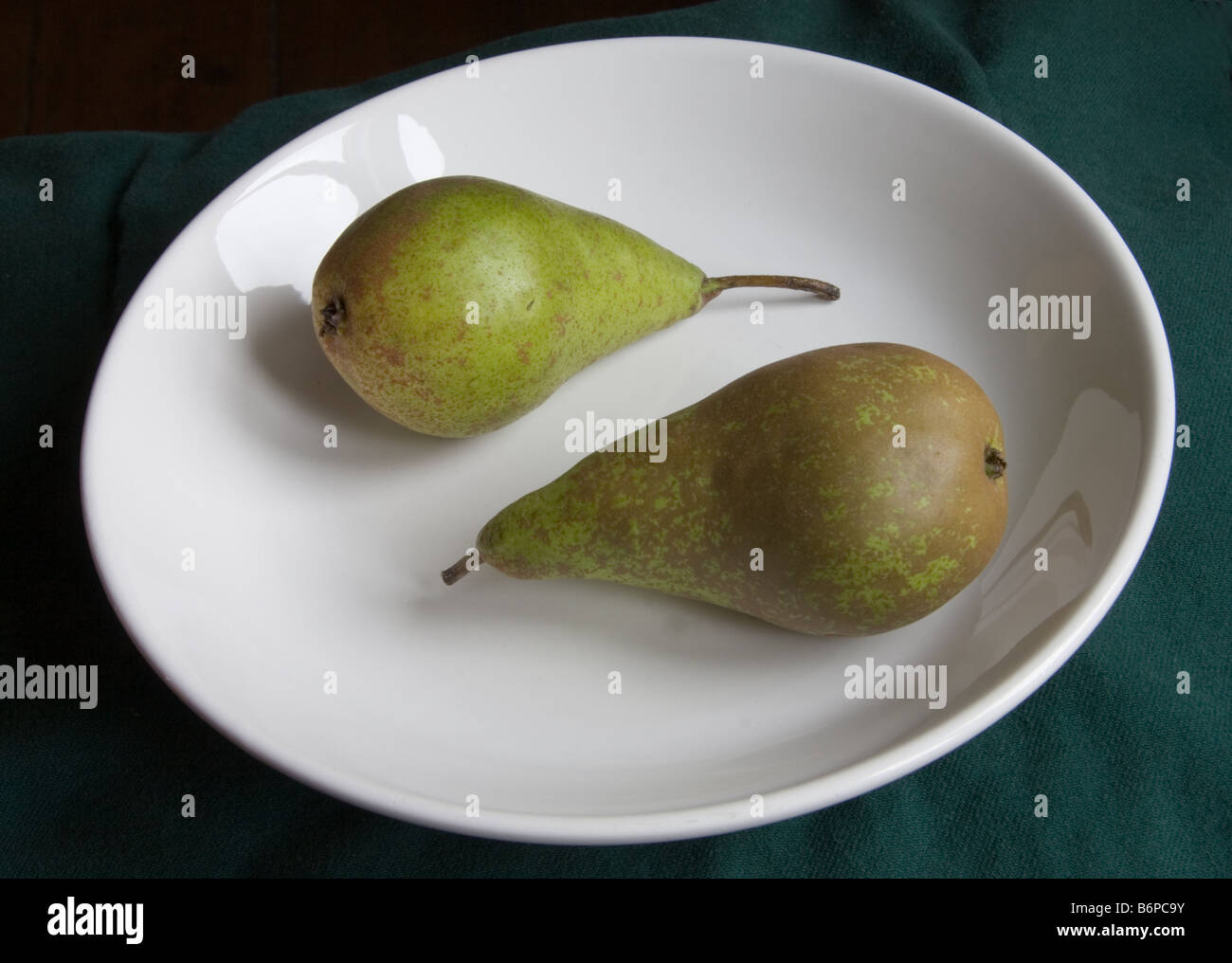 Two pears yin yang hi-res stock photography and images - Alamy