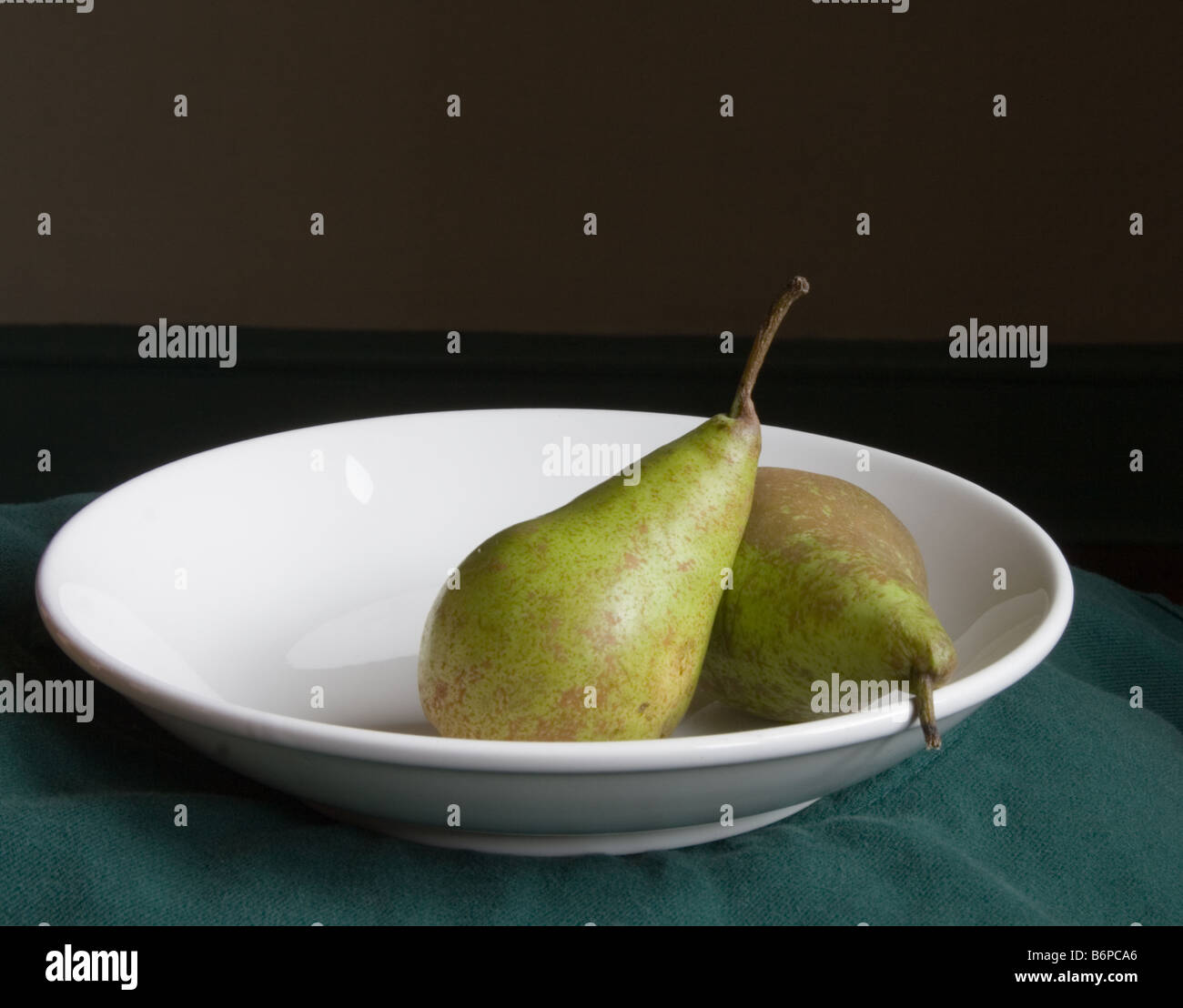 A pair of pears hi-res stock photography and images - Alamy