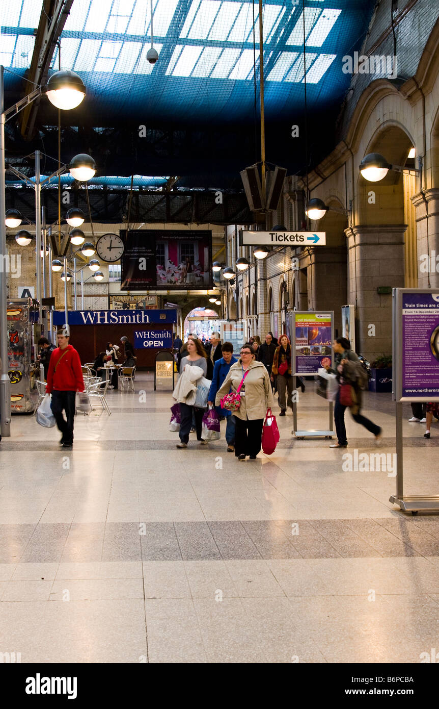 Manchester victoria station hi-res stock photography and images - Alamy