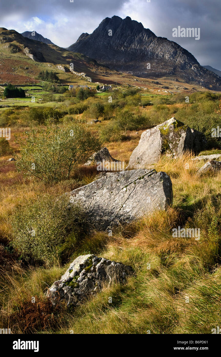 Tryfan and Ogwen Valley Stock Photo - Alamy