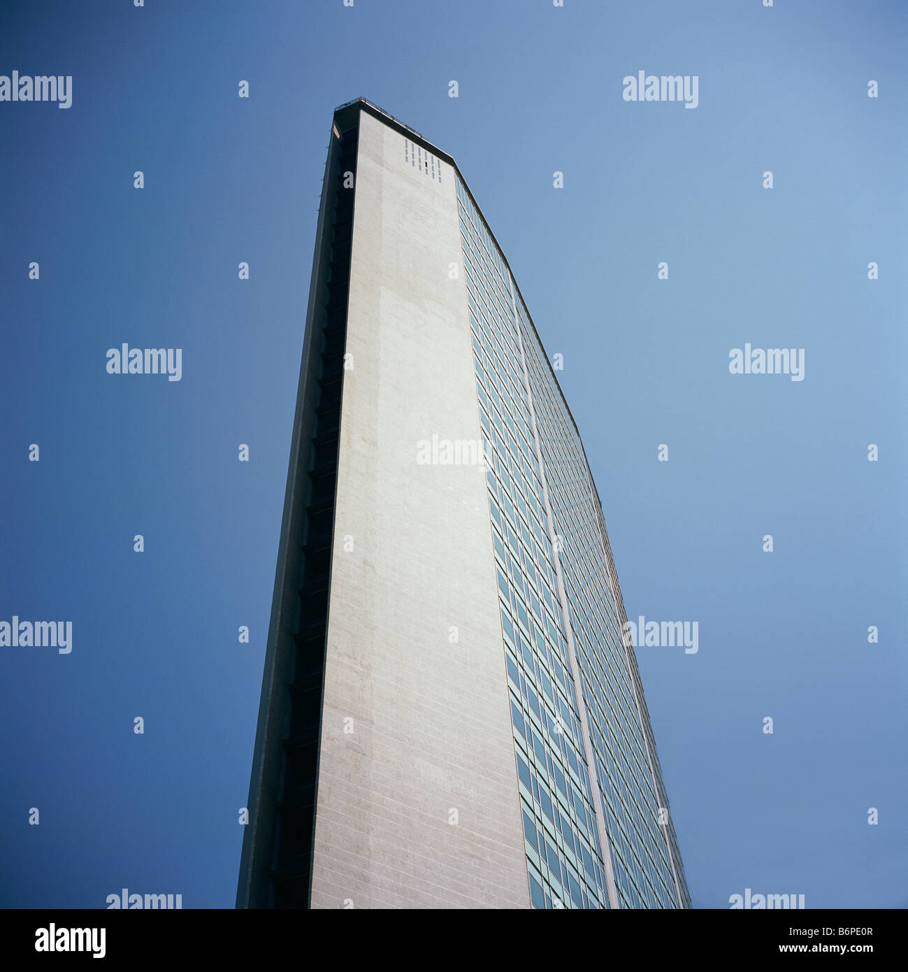 Milan Italy The Pirelli Tower Stock Photo - Alamy