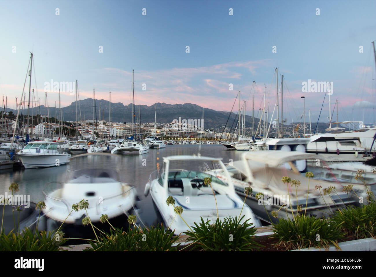 Puerto deportivo puerto blanco hi-res stock photography and images - Alamy