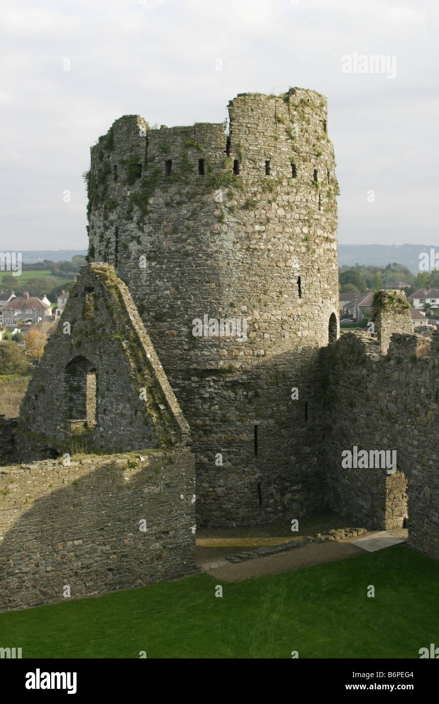 Tower at kidwelly castle hi-res stock photography and images - Alamy