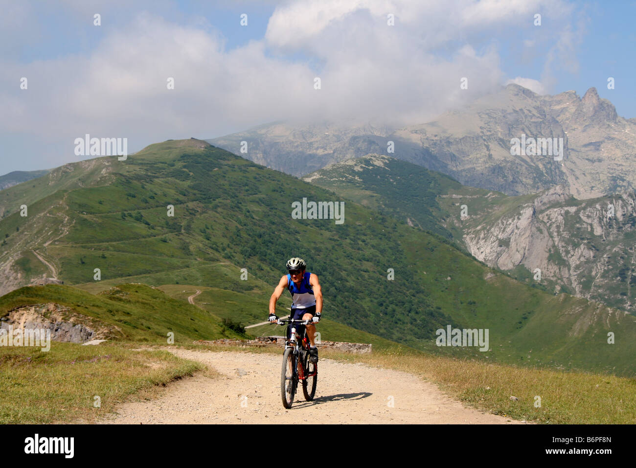 Italy france border hi-res stock photography and images - Alamy