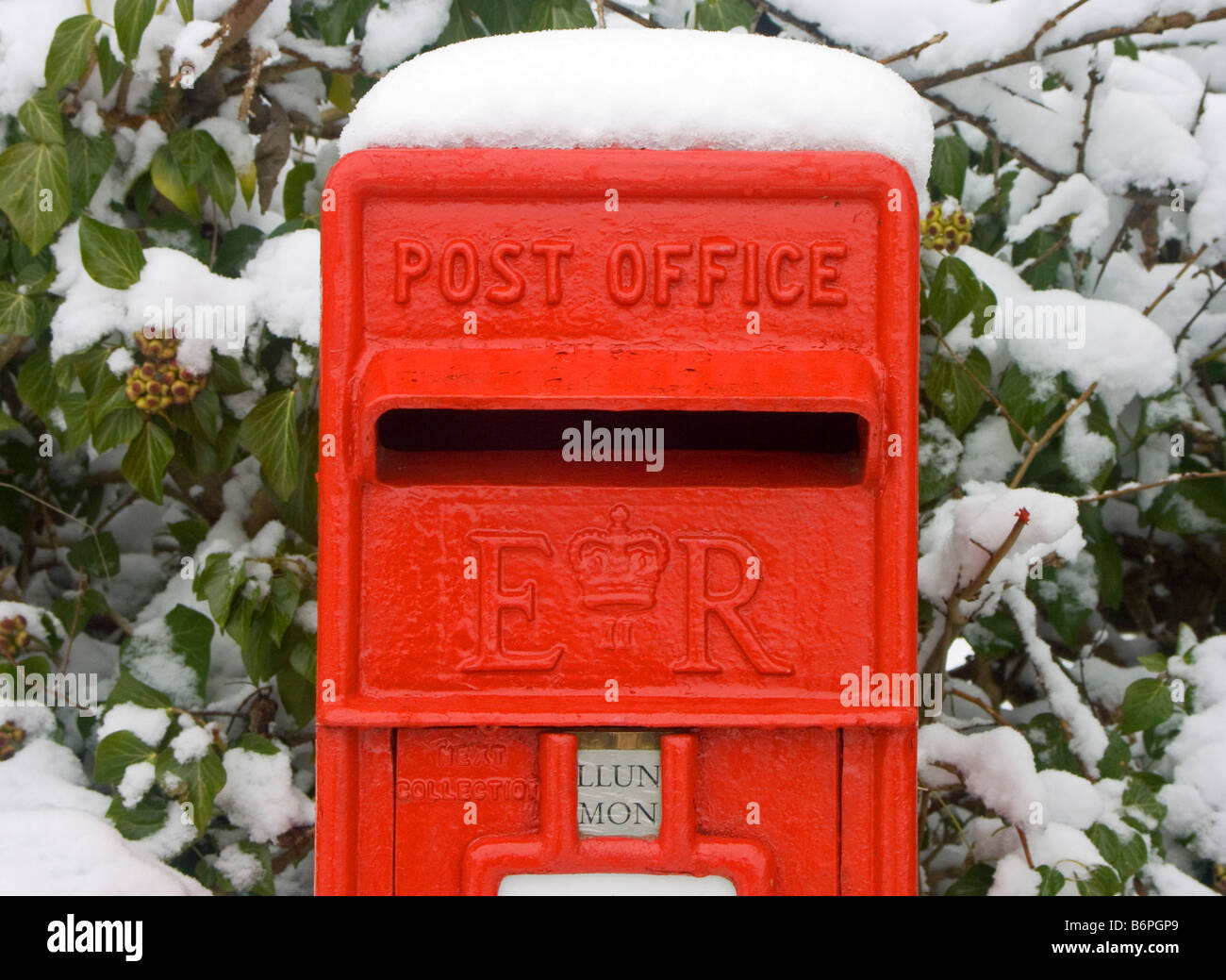 Postbox In The Snow High Resolution Stock Photography and Images - Alamy