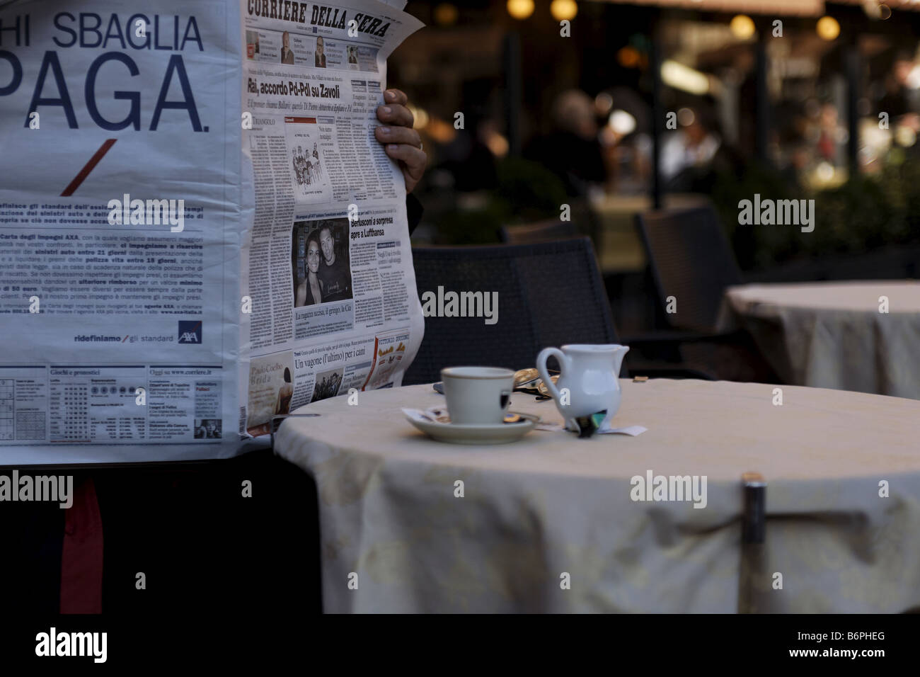Italian newspaper hi-res stock photography and images - Alamy