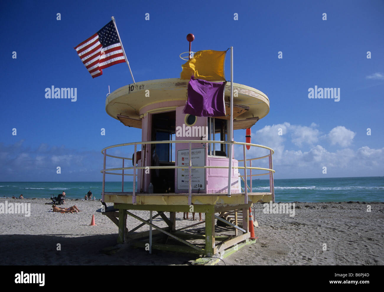 Lifeguard station Miami Stock Photo - Alamy