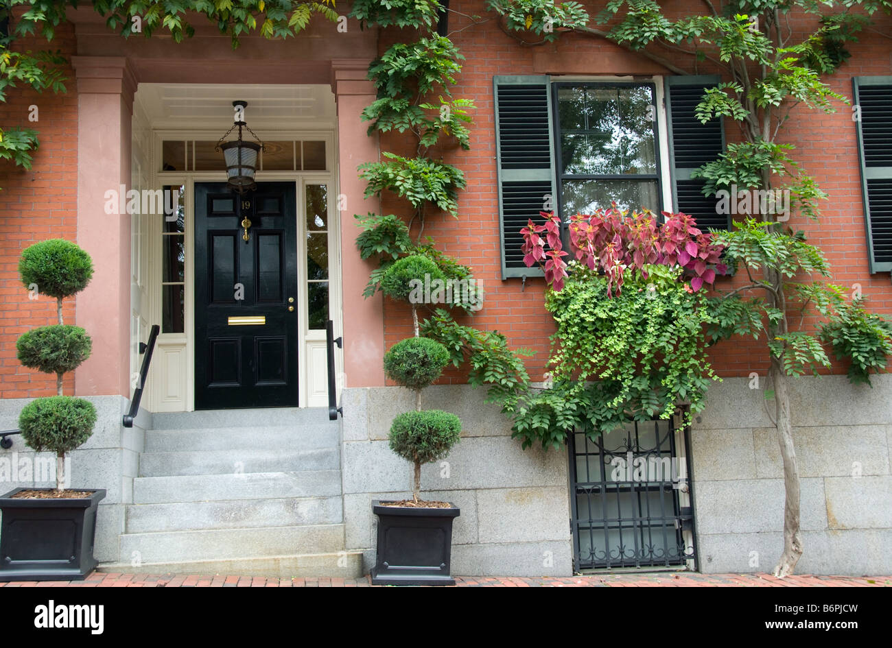 Massachusetts State U.S. Senator John Kerry's house on Louisburg Square ...