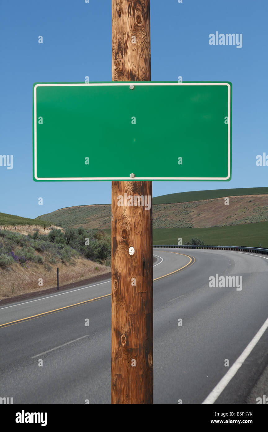 blank green traffic sign Stock Photo - Alamy