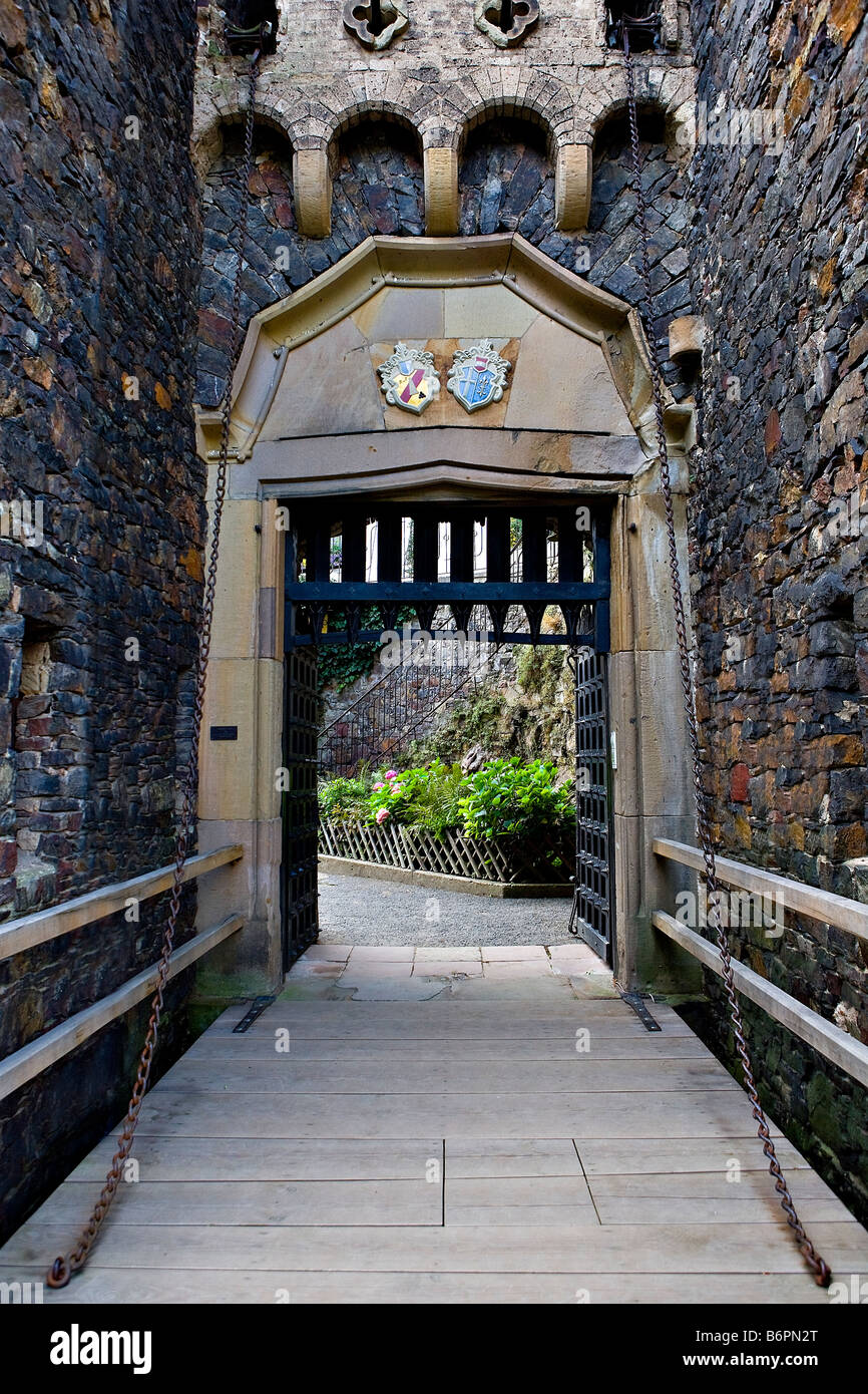 Entrance of a medieval castle hi-res stock photography and images - Alamy