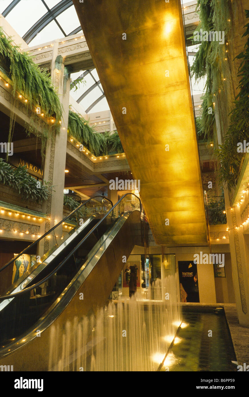 Cocowalk mall, Coconut Grove Stock Photo - Alamy