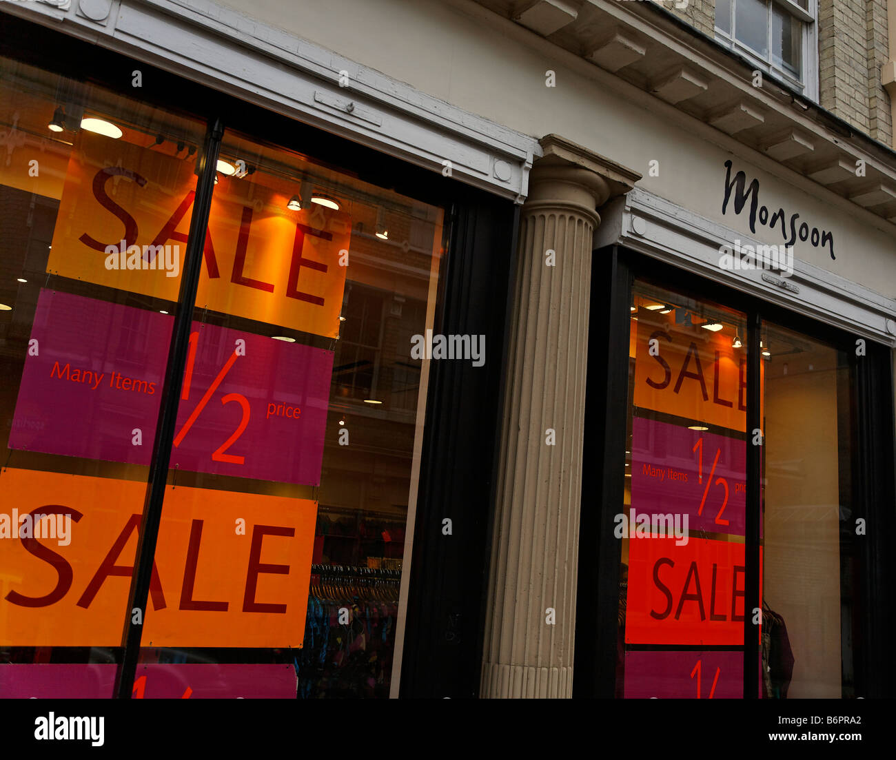 Monsoon shop hi-res stock photography and images - Alamy