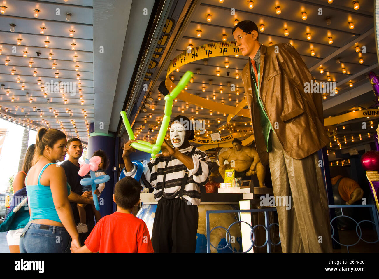 Mime artist blood hi-res stock photography and images - Alamy