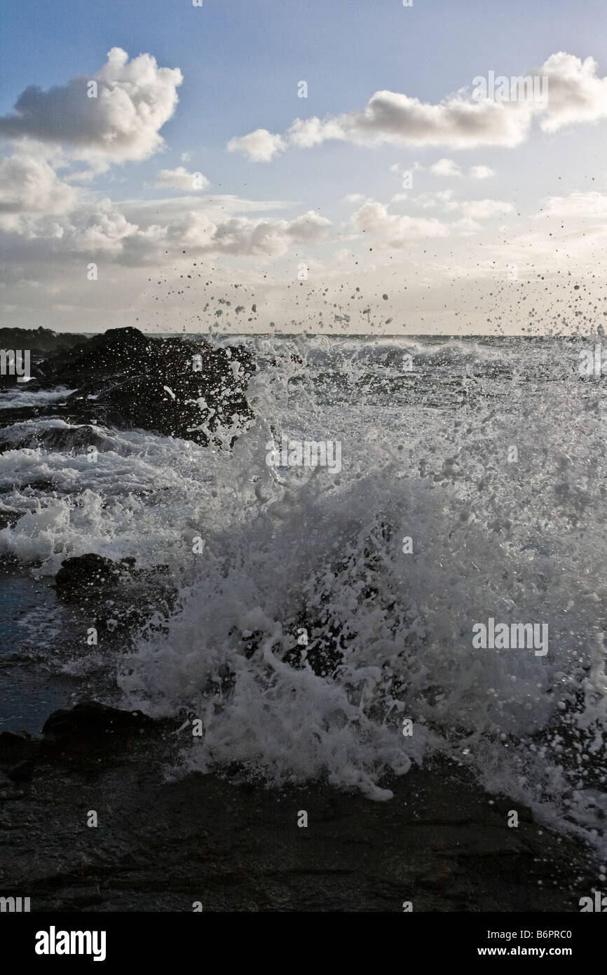 Waves crashing over rocks hi-res stock photography and images - Alamy