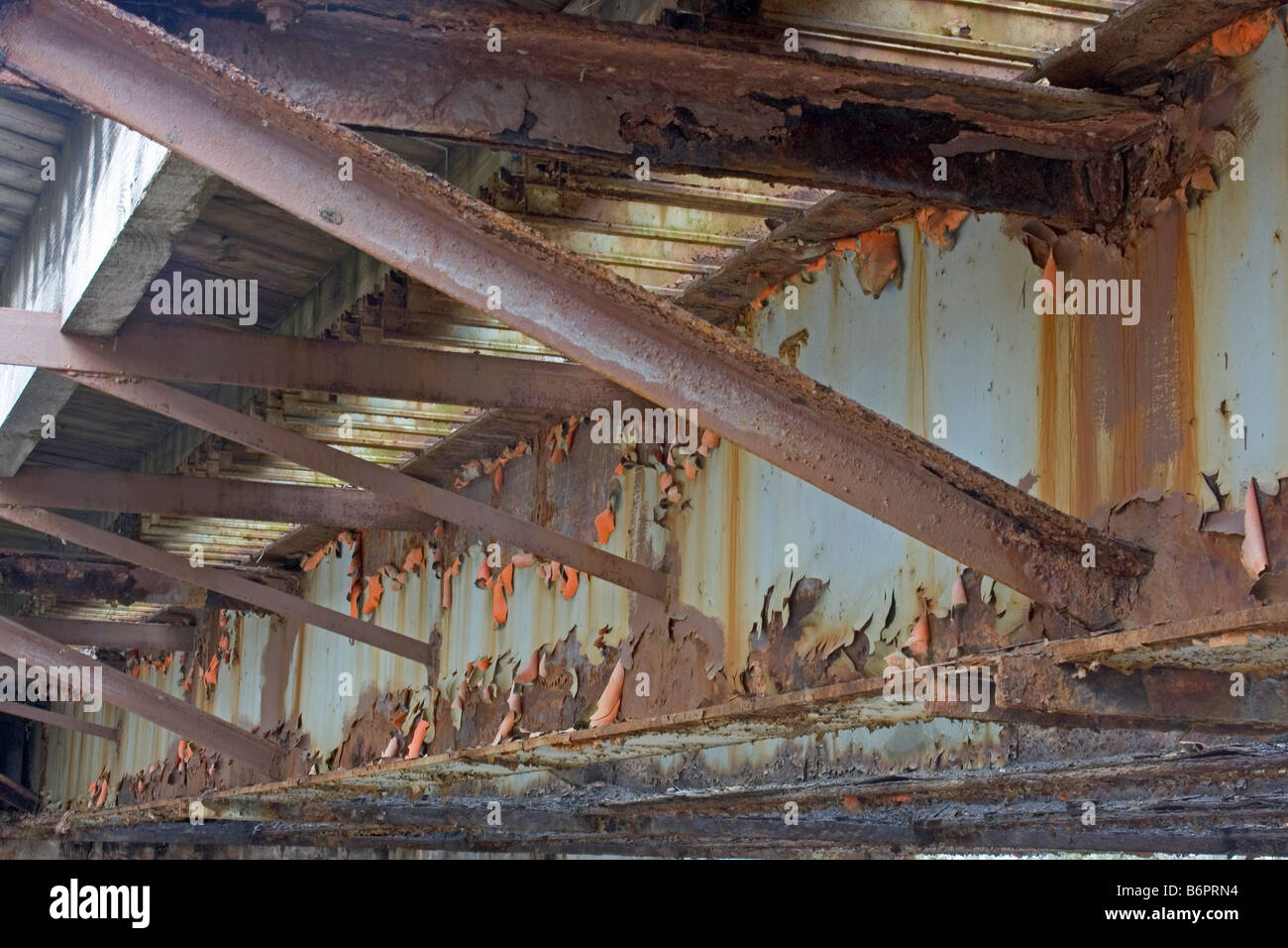 Rust bridge hi-res stock photography and images - Alamy